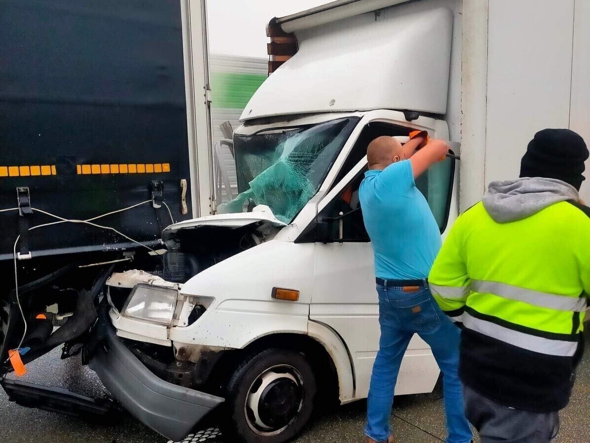 Wypadek na A1. Dwie osoby ranne [AKTUALIZACJA] - ePiotrkow.pl